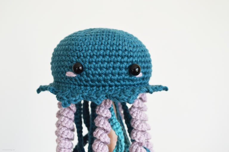 Virkade maneten Blueberry – Sleepy Jelly Boo – litevirkning